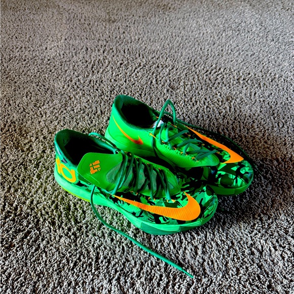 Nike | Shoes | Nike Green And Orange Sneakers With Bold Camouflage ...